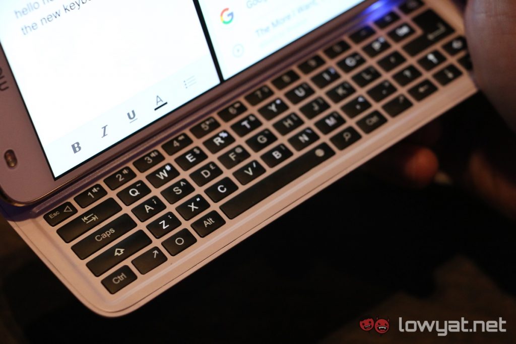 CES 2018: Livermorium Slider Keyboard Moto Mod Adds A Slide-Out ...