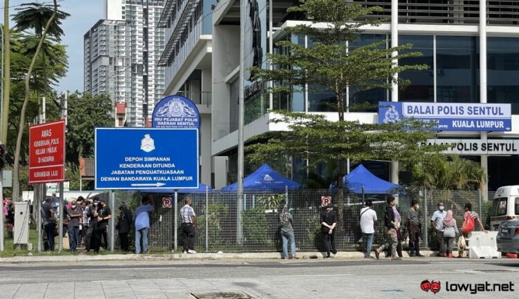 The crowd at IPD Sentul at 11:08 AM on Saturday, 11 December 2021.