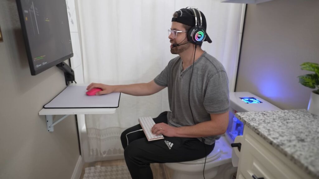 YouTuber Transforms Toilet Into Full-Fledge Gaming PC - Lowyat.NET