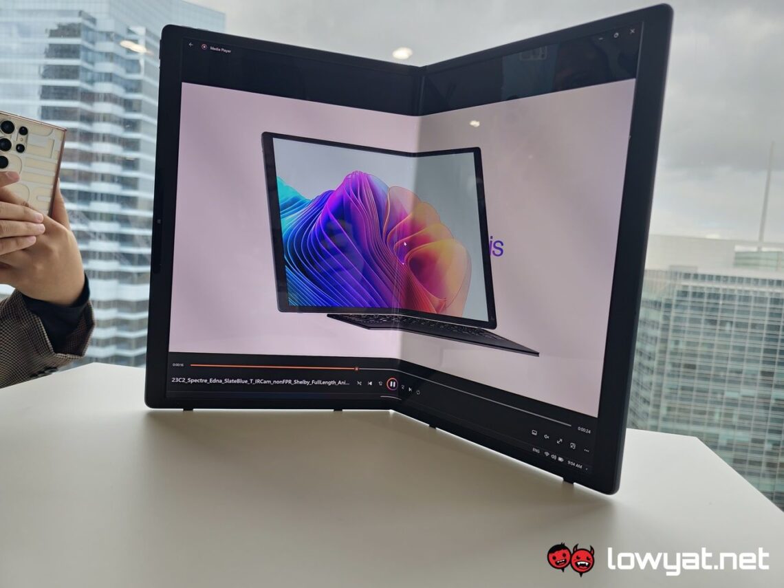 HP Spectre Fold Hands On: One Gorgeous Looking And Expensive Foldable ...