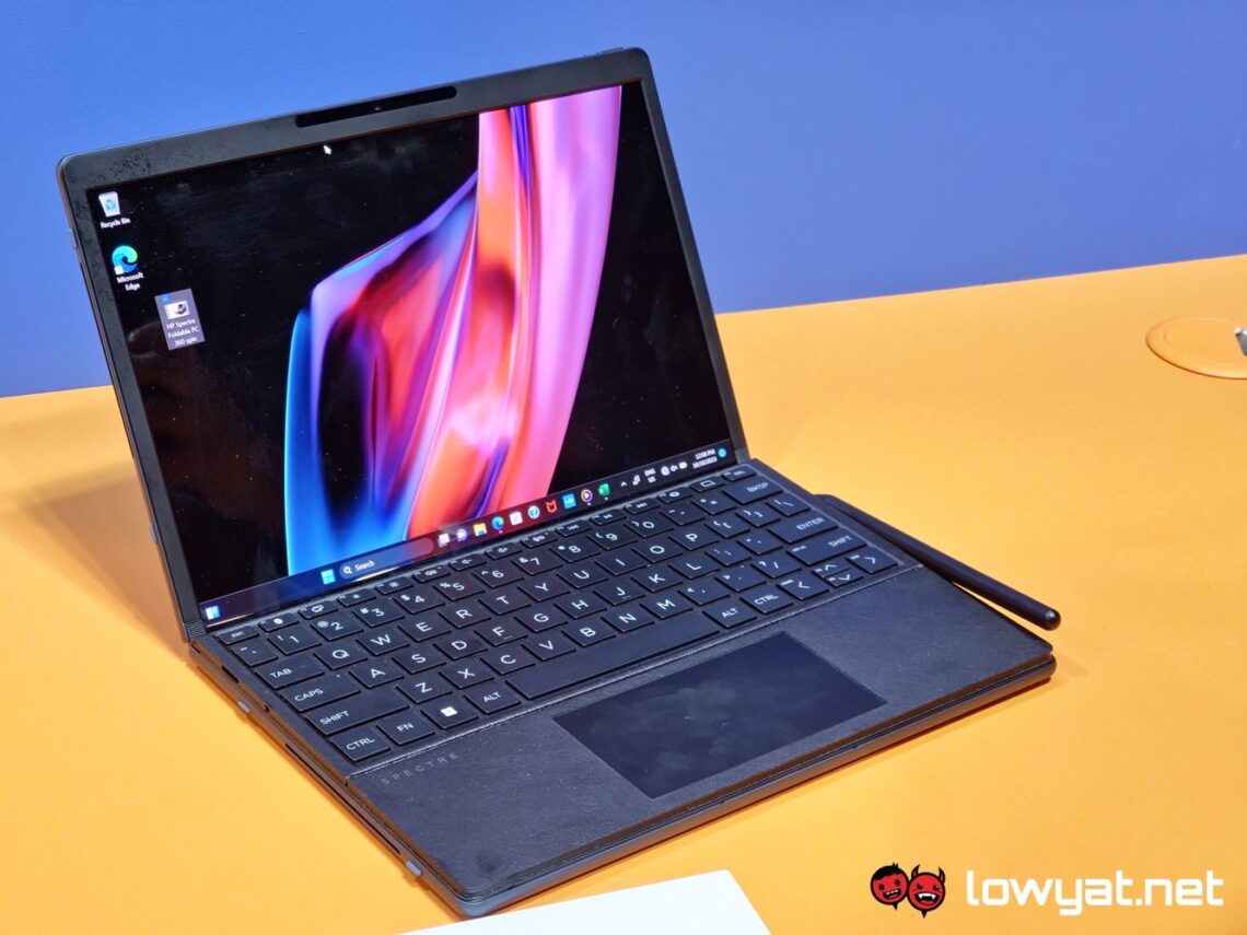 HP Spectre Fold Hands On: One Gorgeous Looking And Expensive Foldable ...
