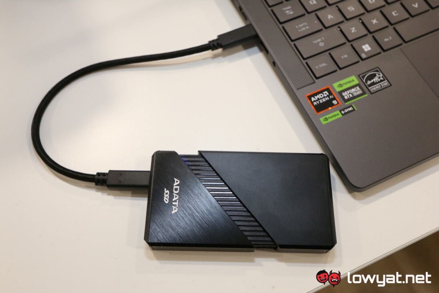 Adata SE920 External SSD Lightning Review: 3.8GB/s On The Go - Lowyat.NET