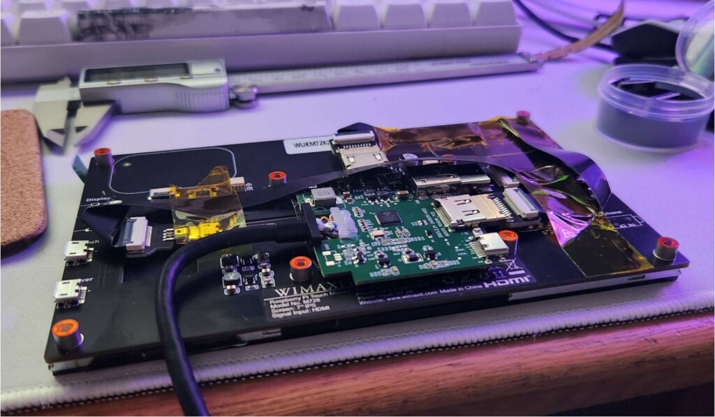 A Modder Added A Second Display To The ASUS ROG Ally - Lowyat.NET