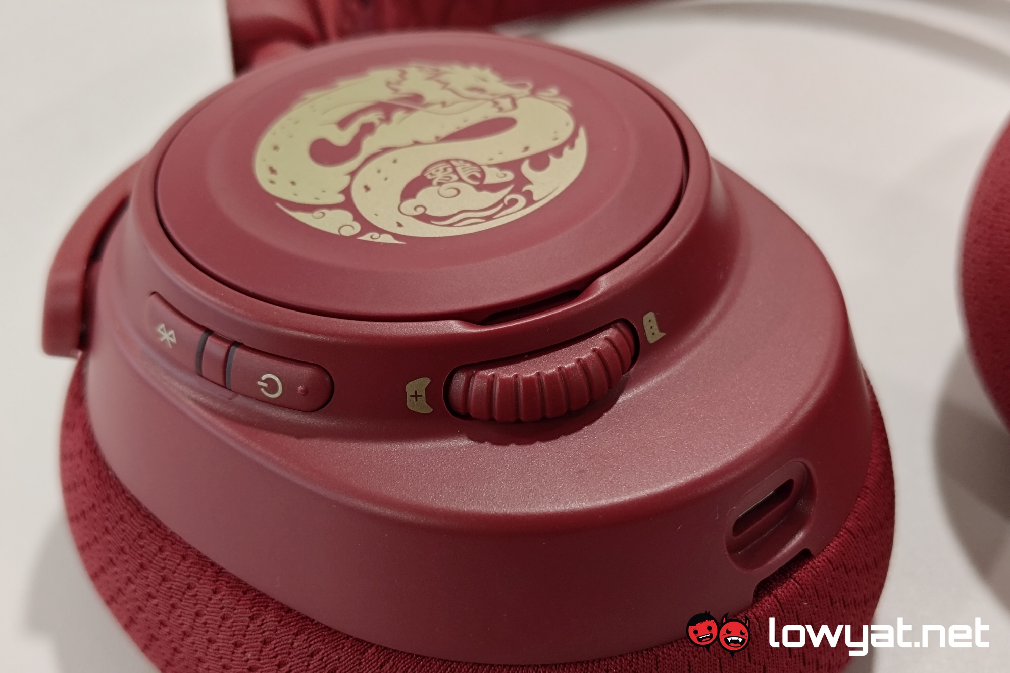 SteelSeries Arctis Nova 7 Dragon Edition Lightning Review: Pretty At A ...