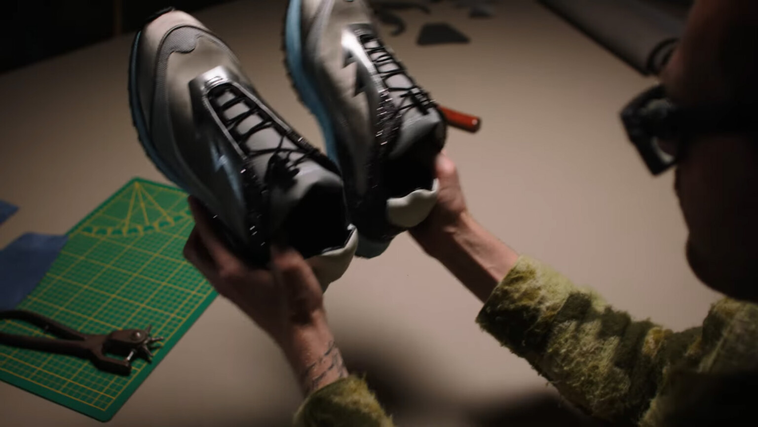 Samsung's New Shortcut Sneaker Lets You Control Its Phones By Dancing ...