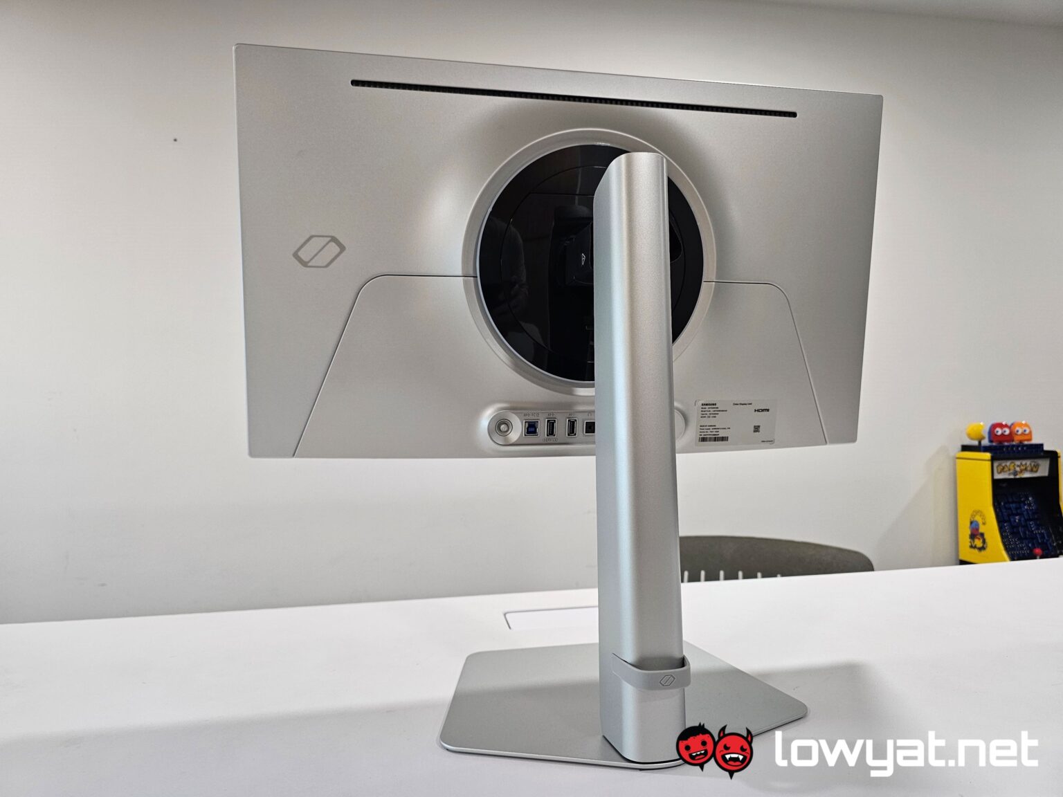 Samsung Odyssey OLED G6 Lightning Review: Really Thin, Really Punchy ...