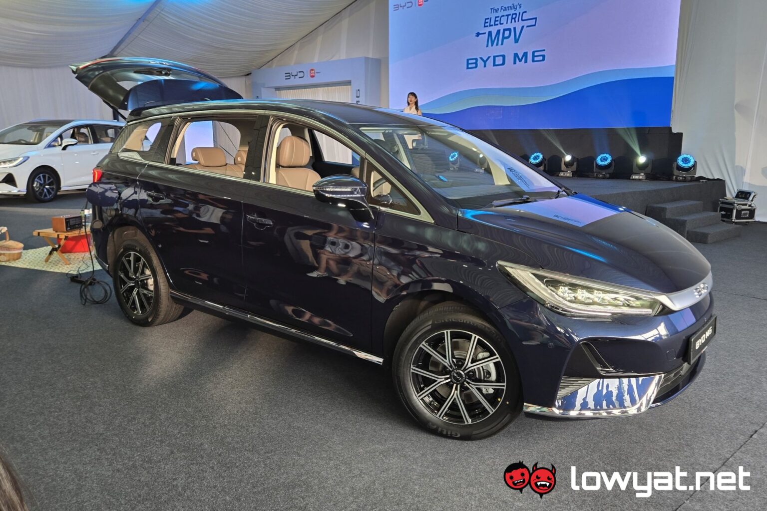 BYD M6 MPV Official In Malaysia From RM109,800 - Lowyat.NET