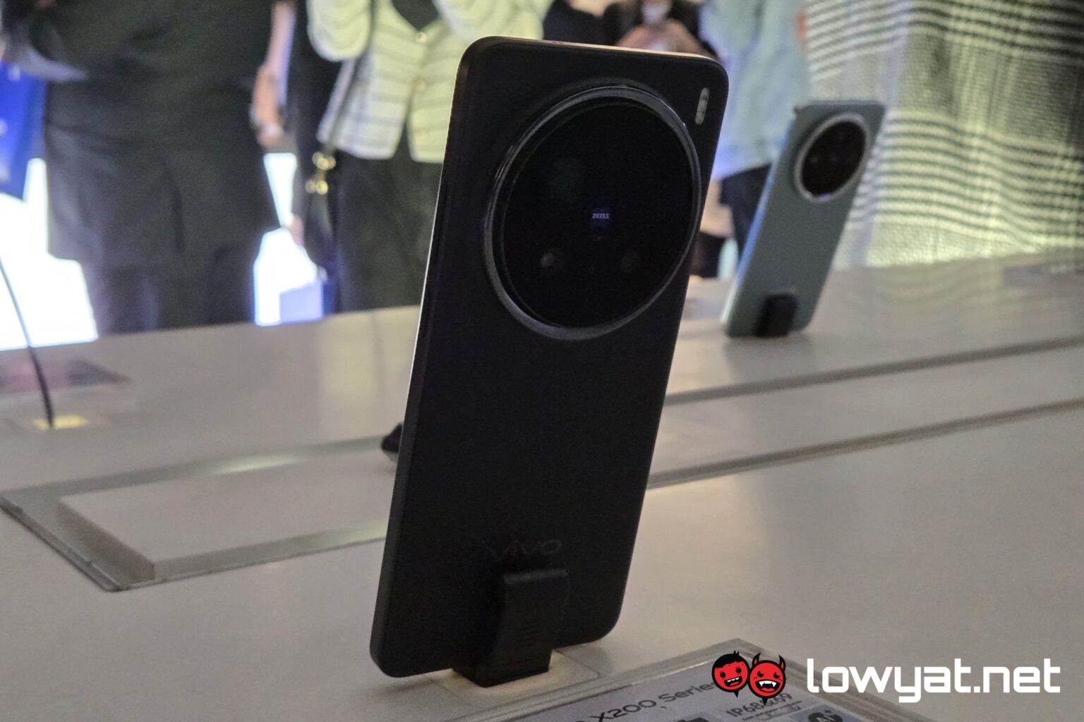 vivo X200 Series Now Official In Malaysia From RM3,599 - Lowyat.NET