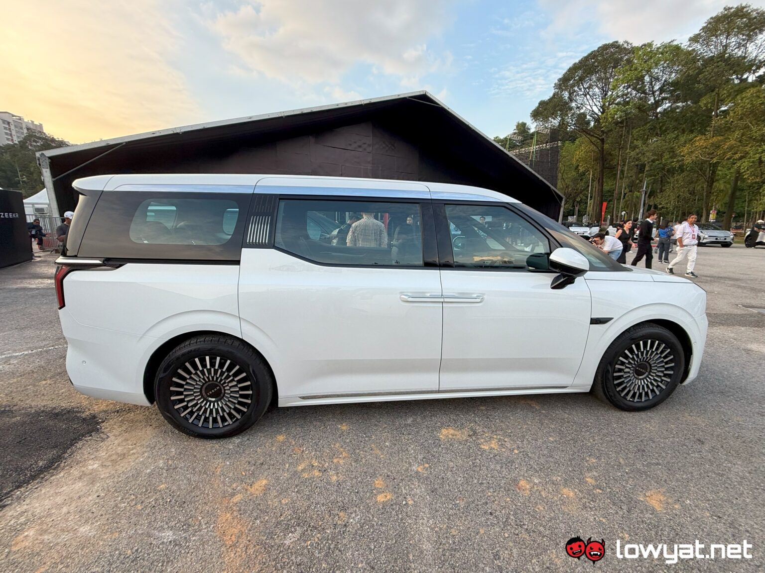 Zeekr Now Official In Malaysia; Introduces Zeekr 009 MPV And Zeekr X ...