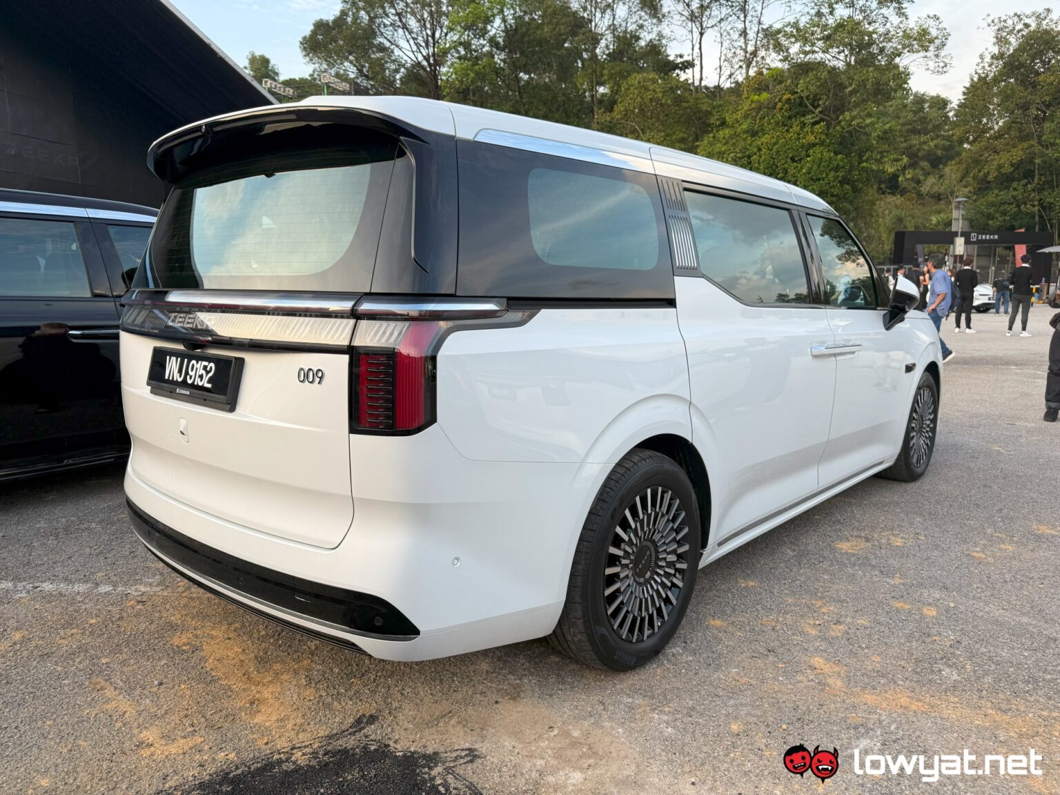 Zeekr Now Official In Malaysia; Introduces Zeekr 009 MPV And Zeekr X ...