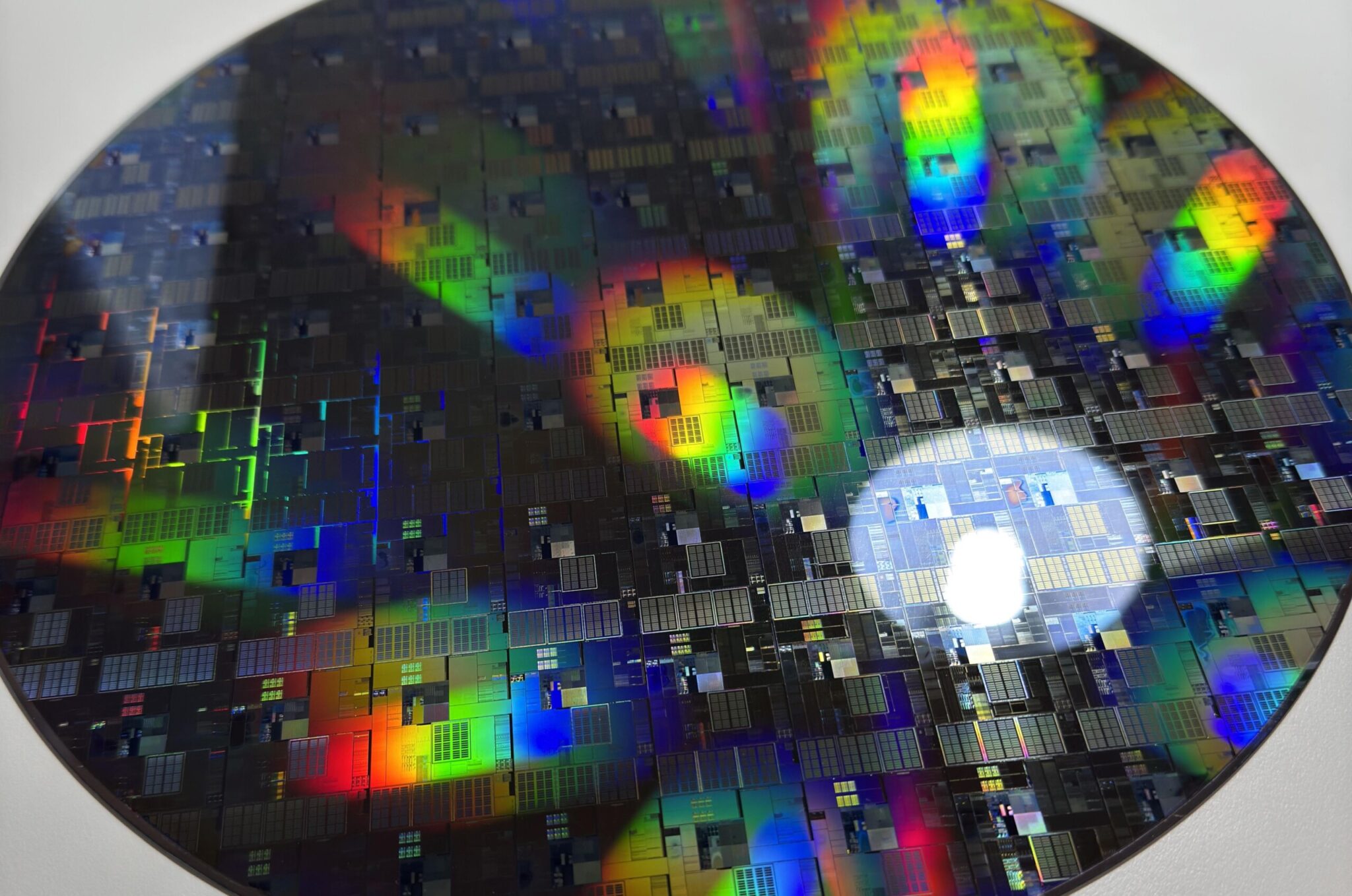 An Entire TSMC Chip Wafer Found Chucked Into A Dumpster - Lowyat.NET