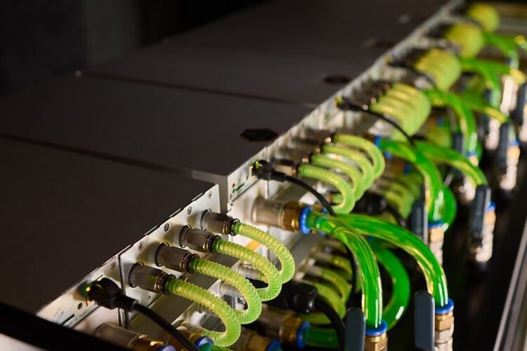 Shell Has Launched A Cooling Liquid For Data Centres - Lowyat.NET