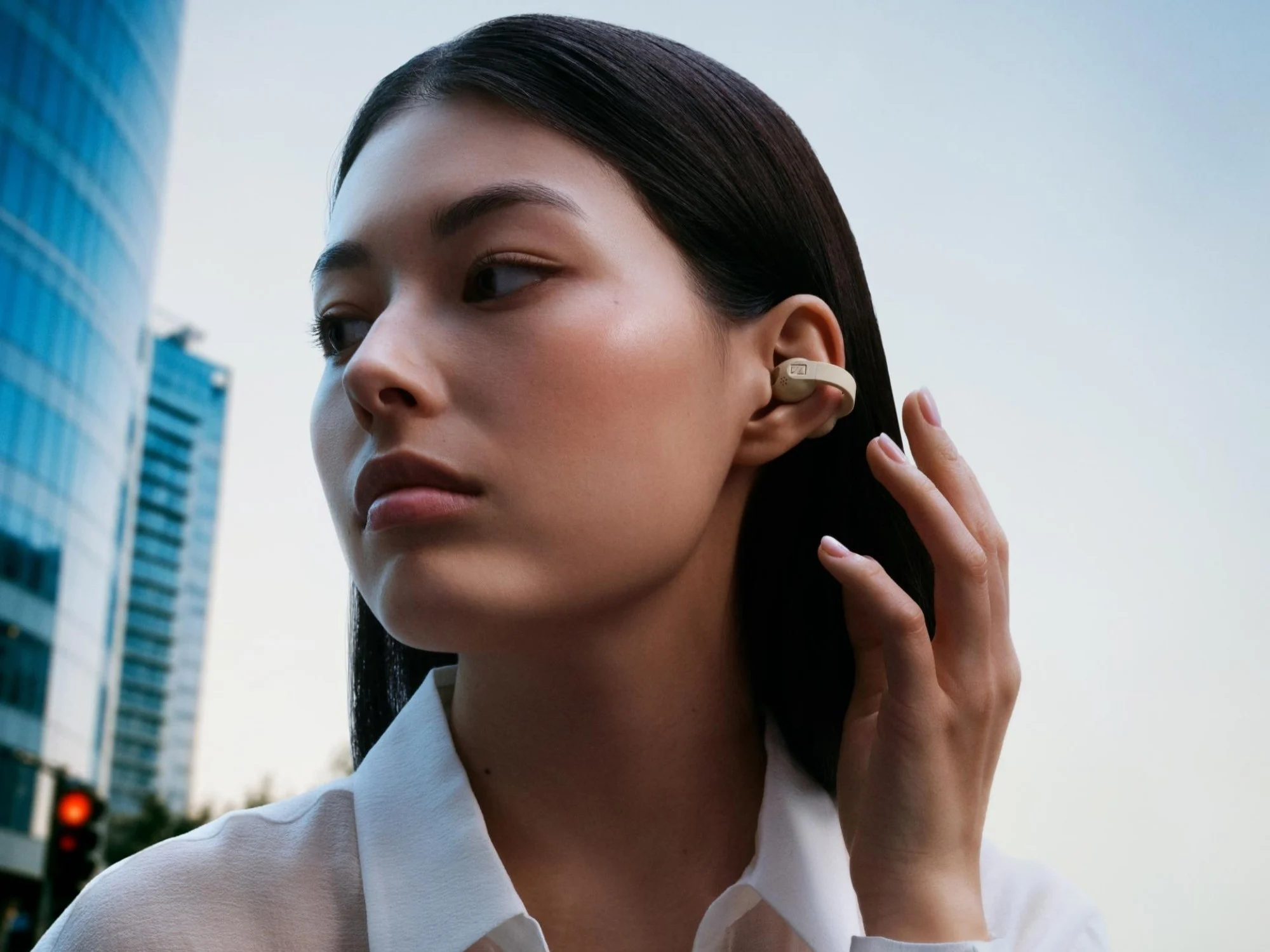Sennheiser Announces Accentum Clip Open-Ear Wireless Earbuds - Lowyat.NET